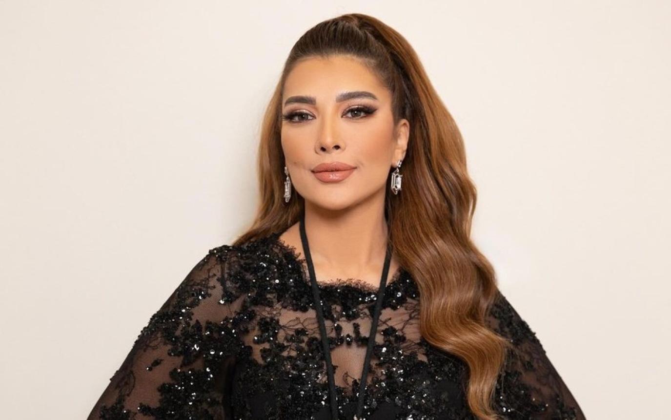 Joy Awards 2024 أصالة تستعيد لحظات صلحها مع أنغام وتشاركها الجائزة